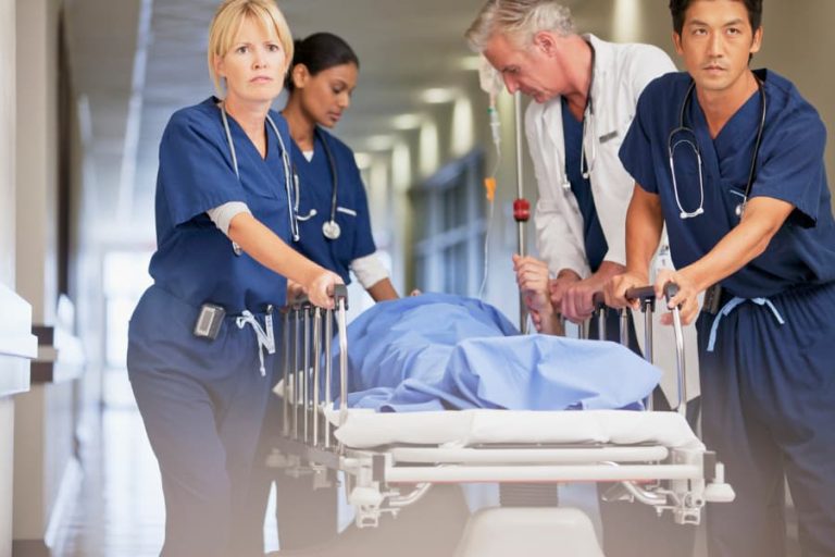 Medical Assistant Duties in an Emergency | Prism Career Institute